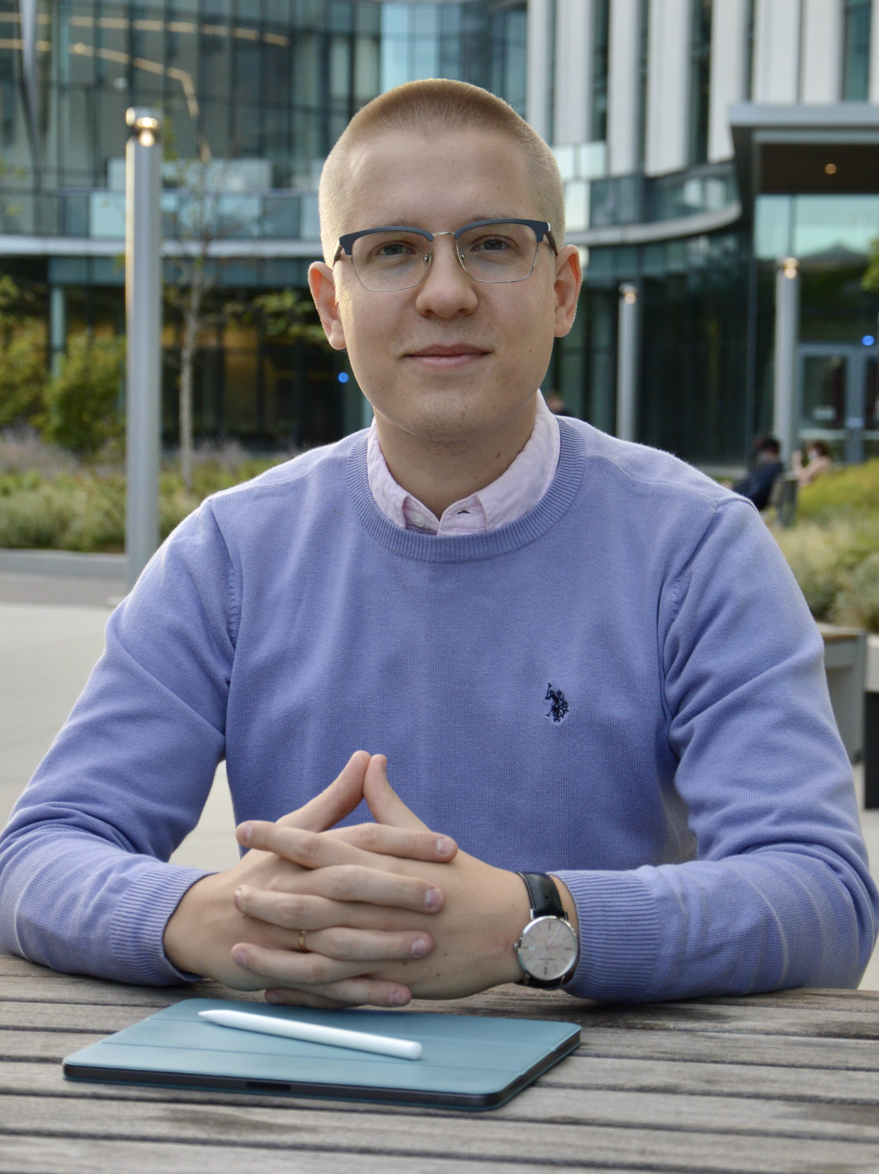 ABOUT – ANTON ROZHKOV