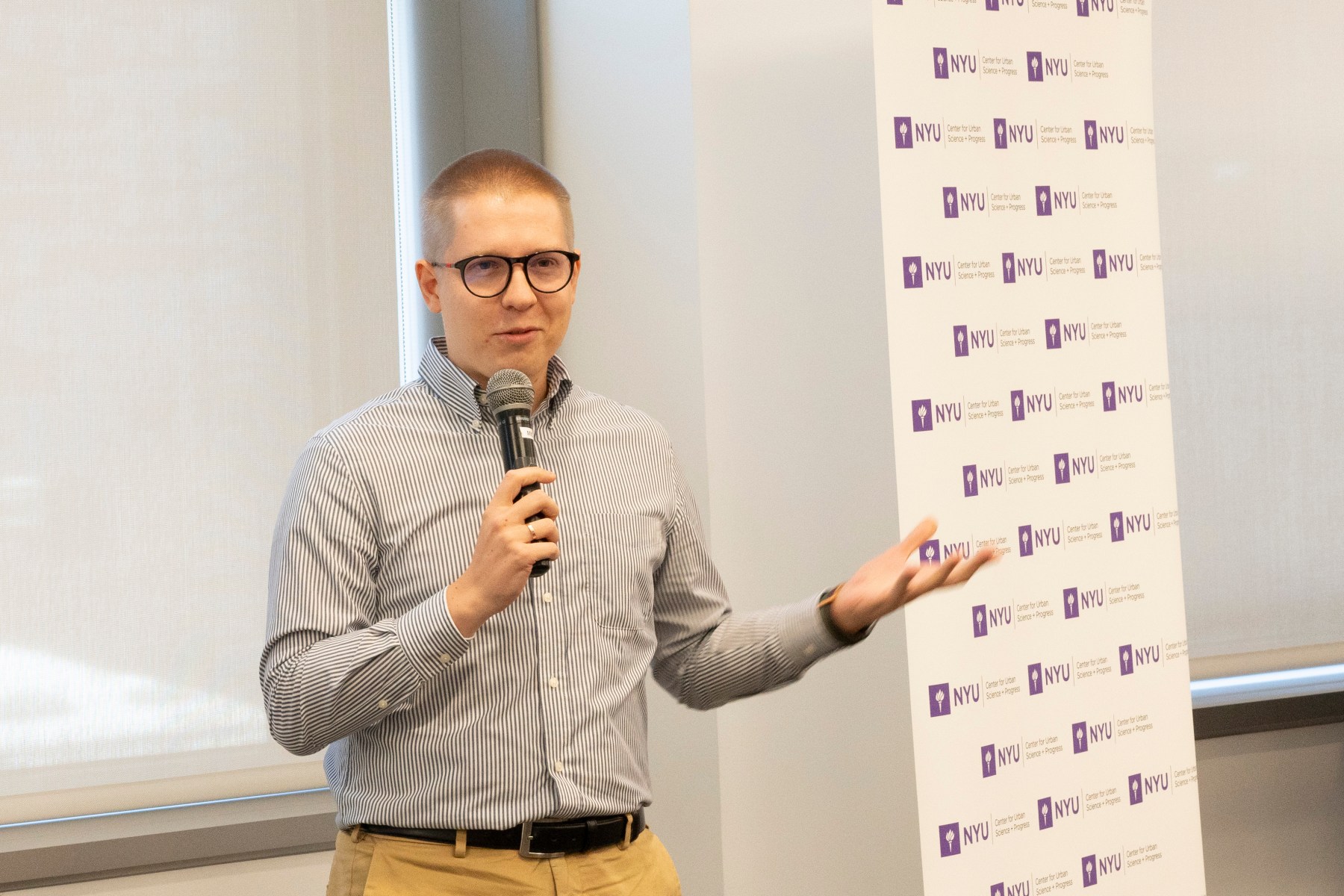 ABOUT – ANTON ROZHKOV